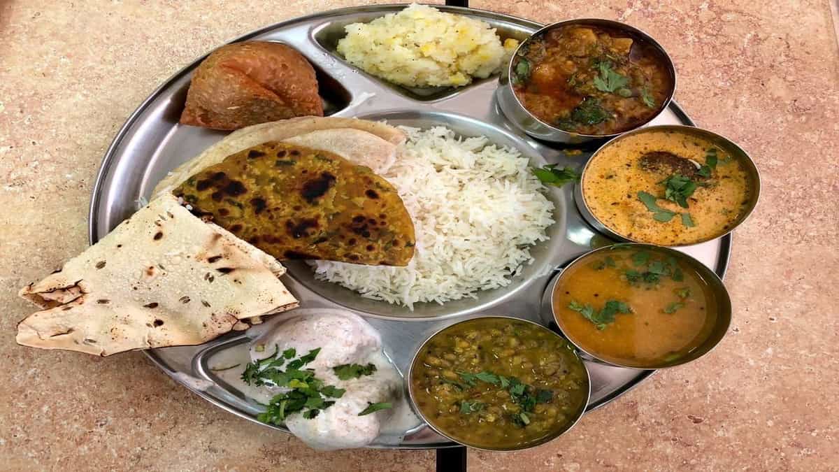 Top 10 Gujarati Dishes to Try on Your Next Trip